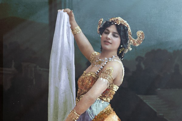 Top 10 Most Famous Spies in History - TopBusiness