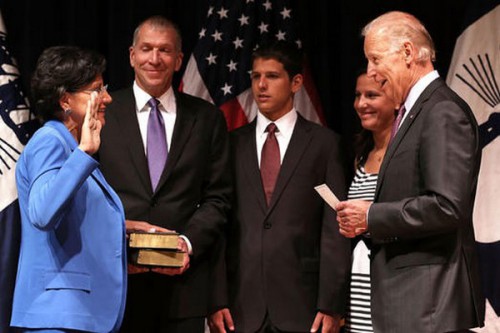 Top 10 Richest Families in America - TopBusiness